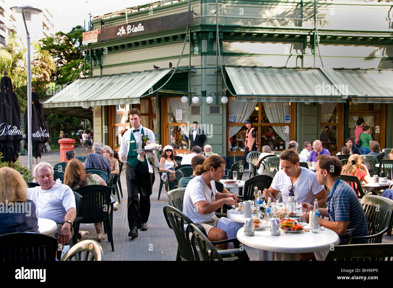 Cafe la biela -Fotos und -Bildmaterial in hoher Auflösung – Alamy