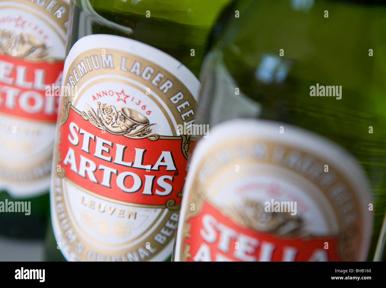 Belgische Stella Artois Bier in Flaschen Stockfotografie - Alamy