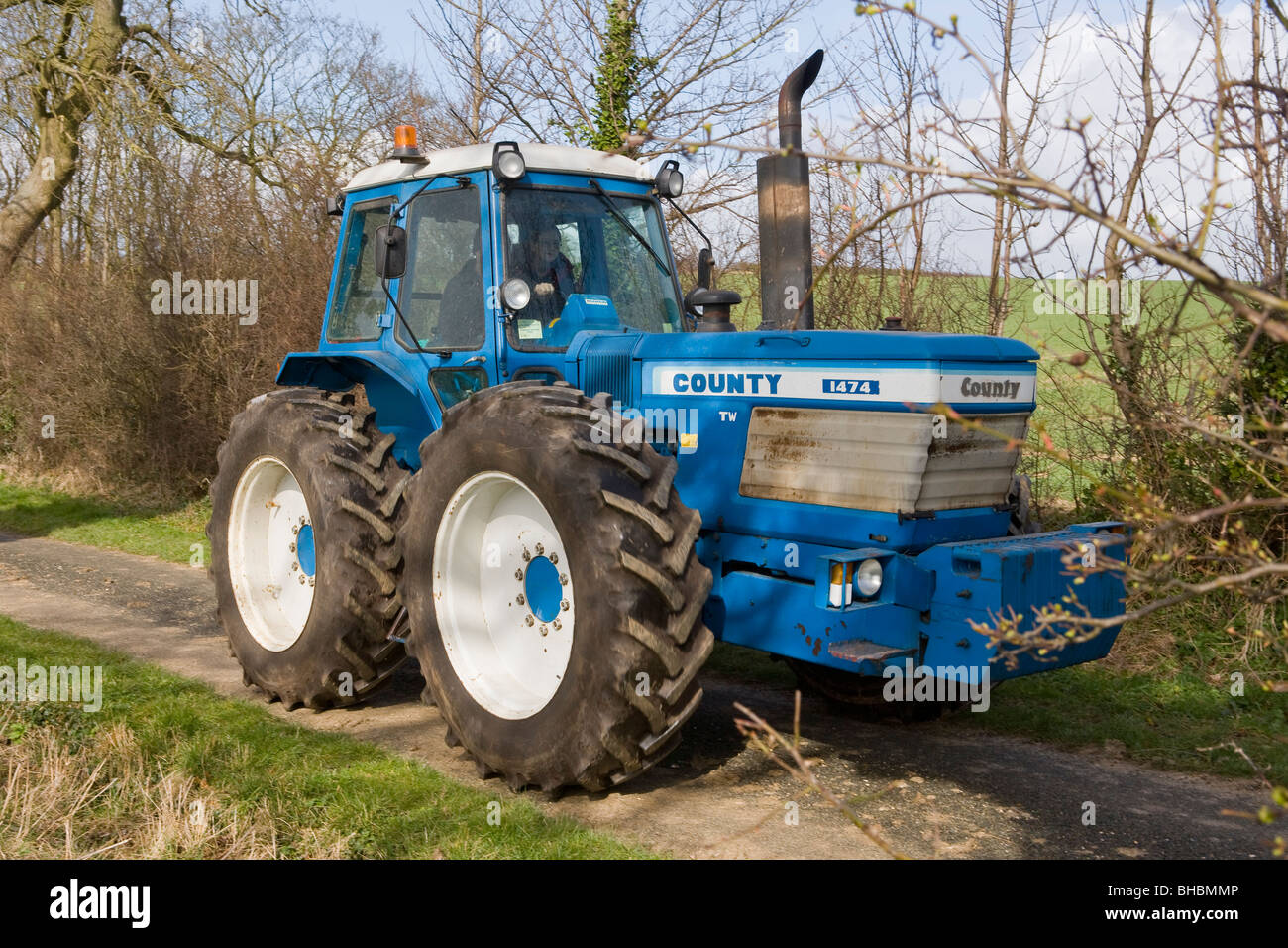 Ford County 1474 Traktor Stockfotografie - Alamy
