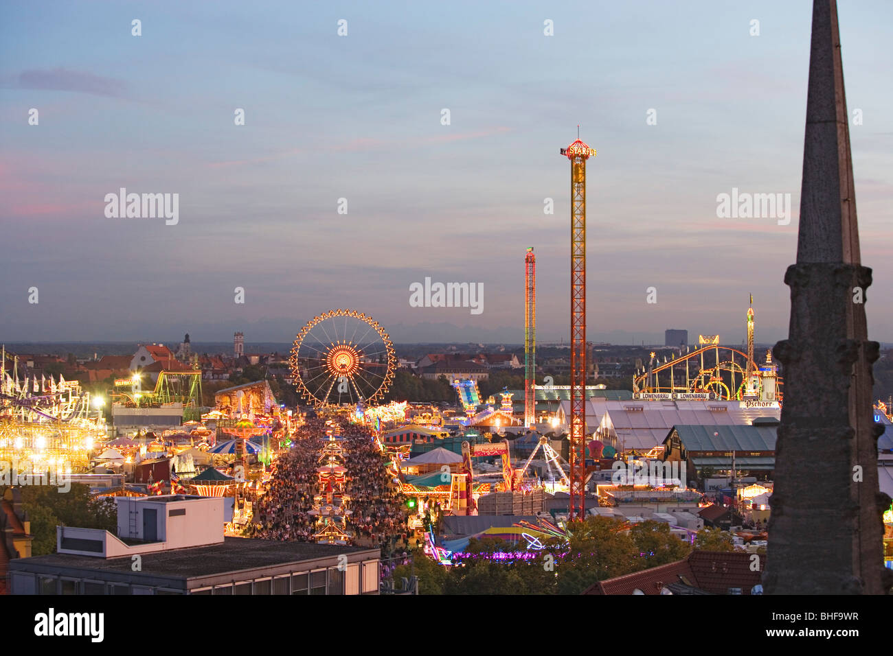 Oktoberfest, Blick über die Theresienwiese, München, Bayern ...