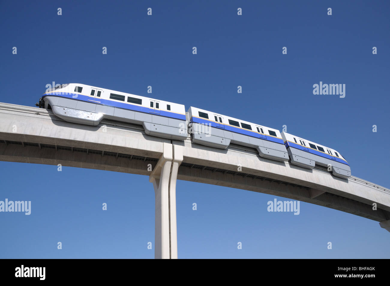 Dubai Palm Jumeirah Monorail Train Stockfotos und -bilder Kaufen - Alamy