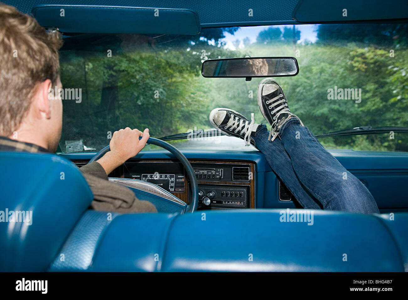 16 17 jahre fuesse baum -Fotos und -Bildmaterial in hoher Auflösung – Alamy