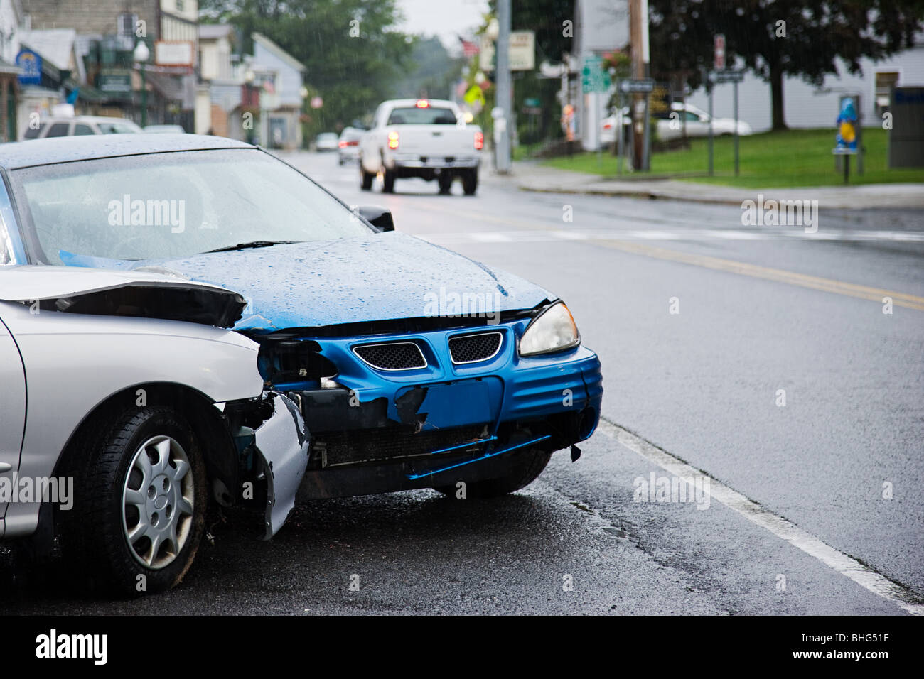 Auto absturz -Fotos und -Bildmaterial in hoher Auflösung – Alamy