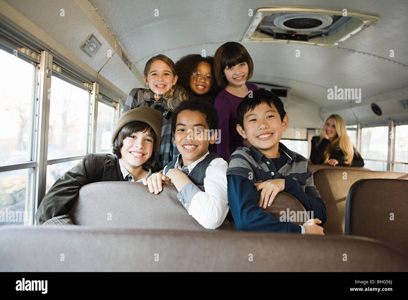 Kinder im bus -Fotos und -Bildmaterial in hoher Auflösung – Alamy