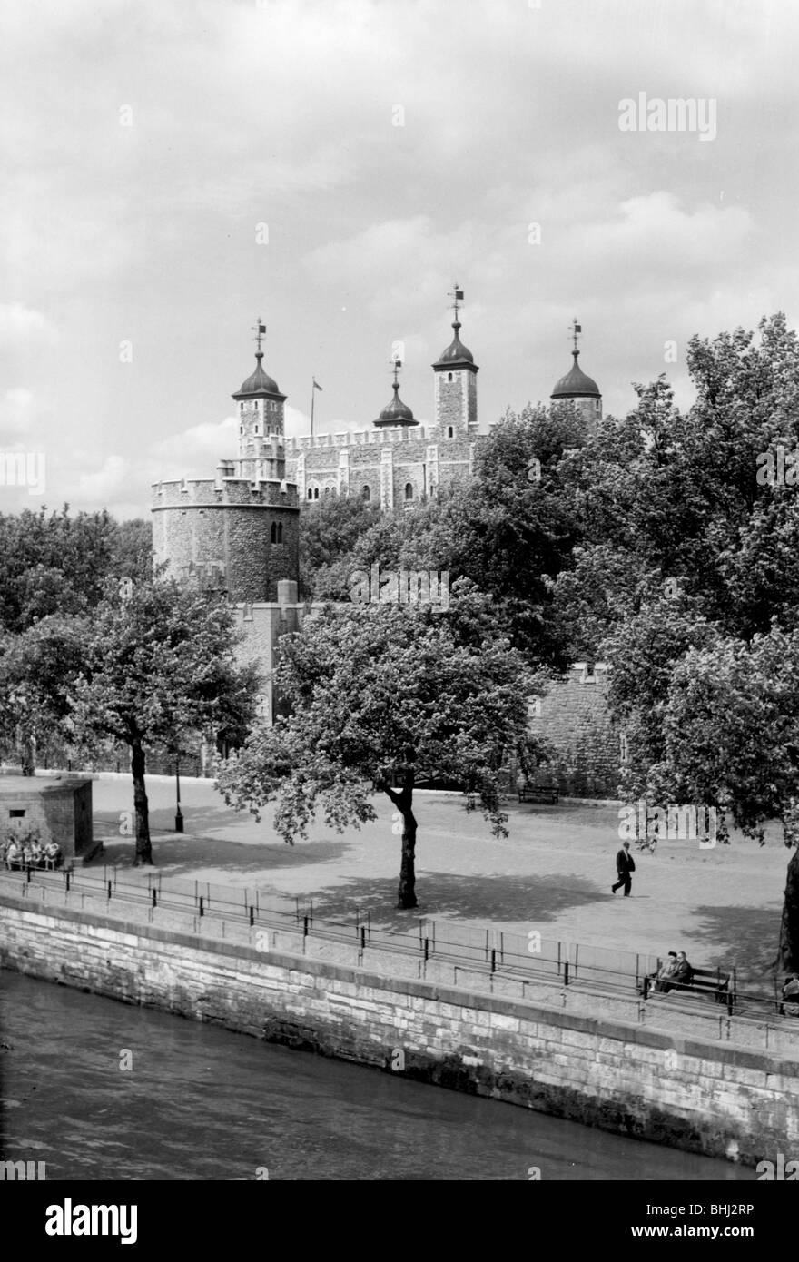 London tower bridge 1960s -Fotos und -Bildmaterial in hoher Auflösung ...
