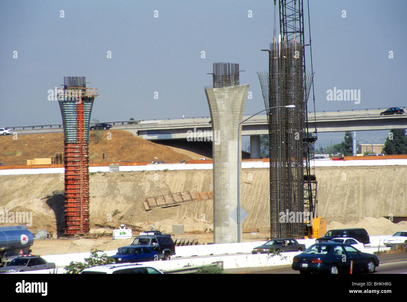 Autobahn Autobahn Bau Stahl Rebar Betonpfeiler Turm unterstützen Form ...