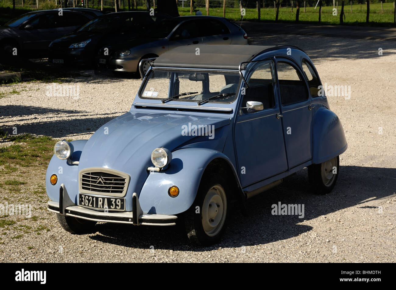 Old Citroen 2cv Car Stockfotos und -bilder Kaufen - Alamy