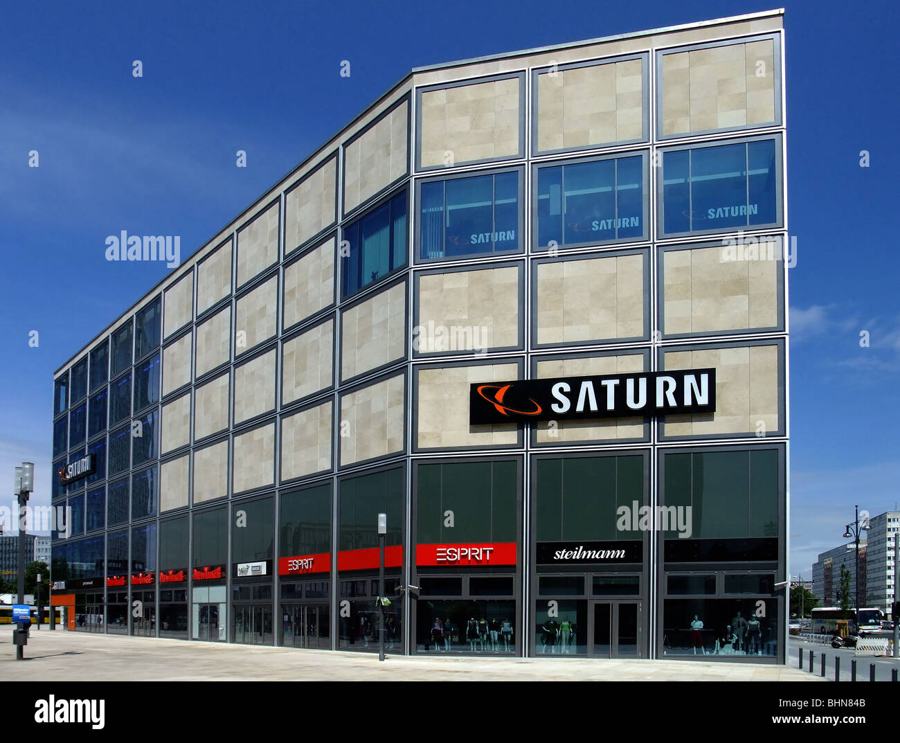 Saturn alexanderplatz berlin -Fotos und -Bildmaterial in hoher ...
