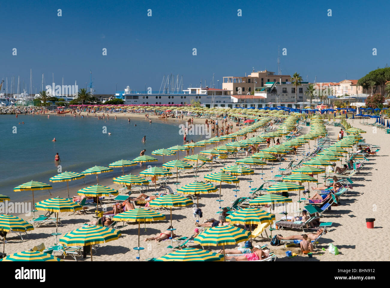 San remo strand -Fotos und -Bildmaterial in hoher Auflösung – Alamy