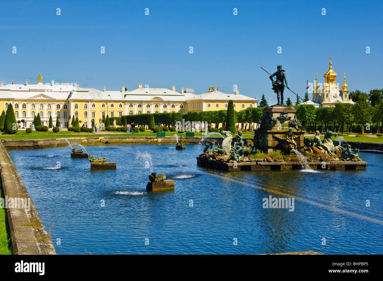 Peterhof Palace Fountain Stockfotos und -bilder Kaufen - Alamy