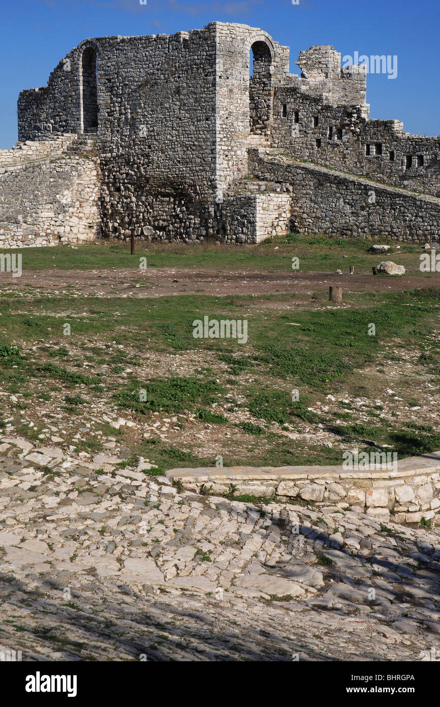 Die Kala oder Burg im Dorf von Berat, Albanien Stockfotografie - Alamy