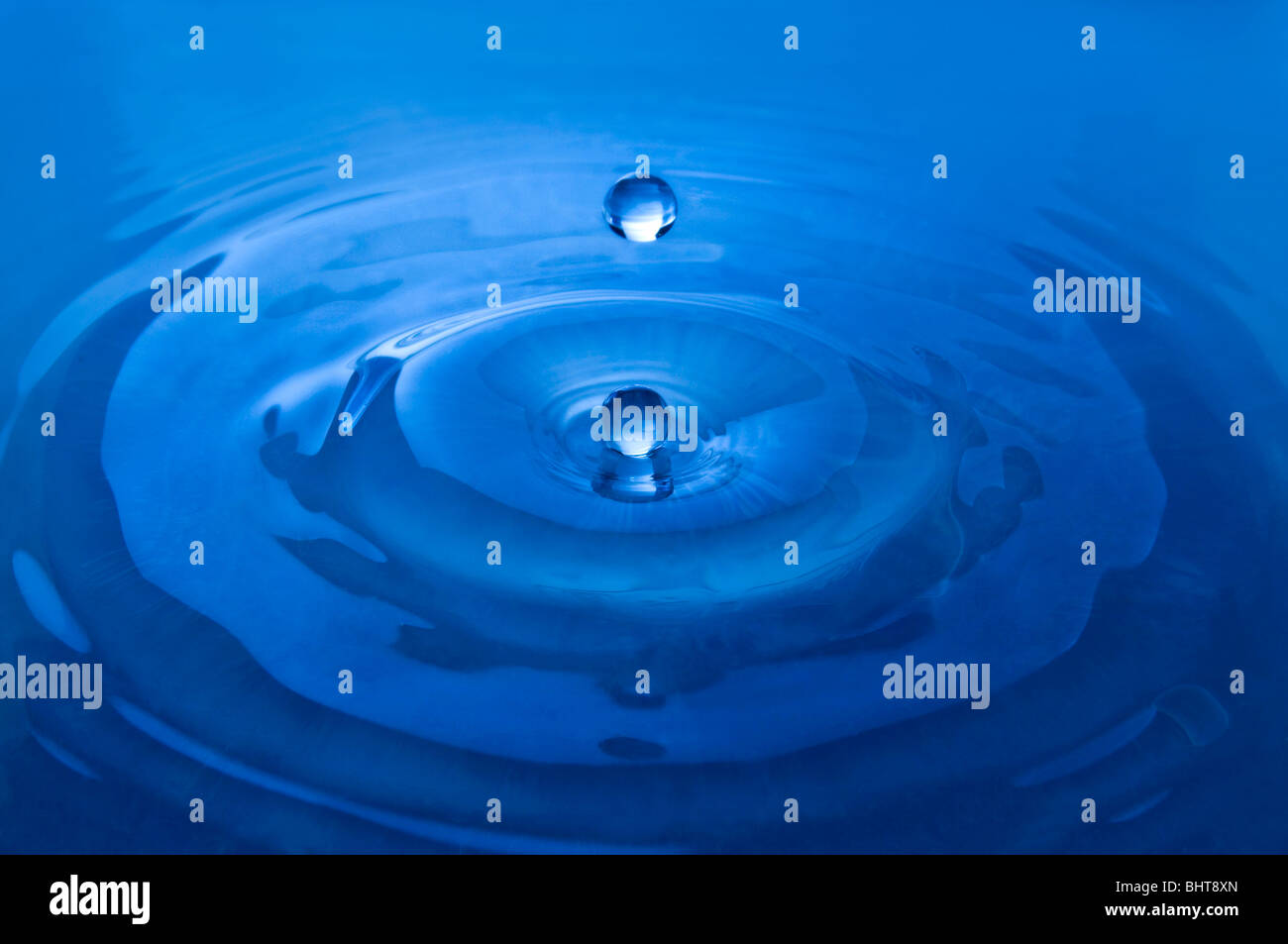 Kreise Wasser Stockfotos und -bilder Kaufen - Alamy
