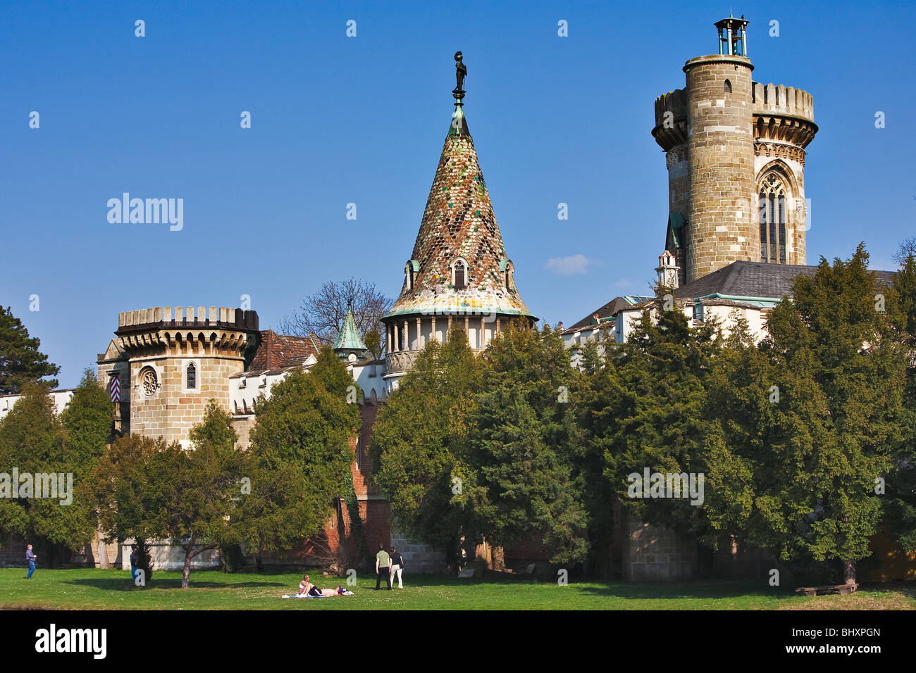 Schlosspark laxenburg -Fotos und -Bildmaterial in hoher Auflösung – Alamy