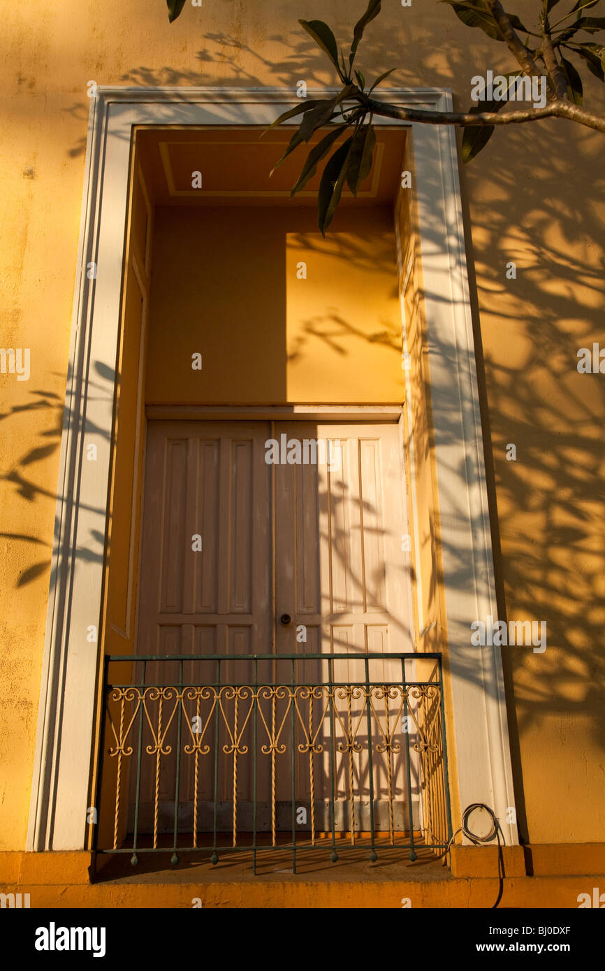 Spanish colonial architecture -Fotos und -Bildmaterial in hoher ...