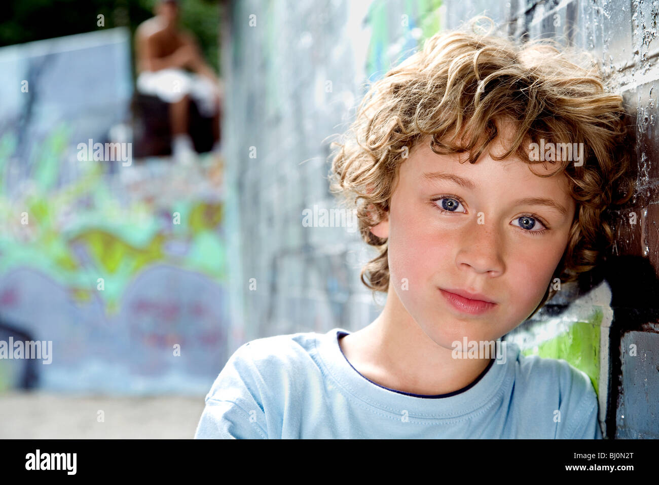 Locken mit lockigem haar -Fotos und -Bildmaterial in hoher Auflösung ...