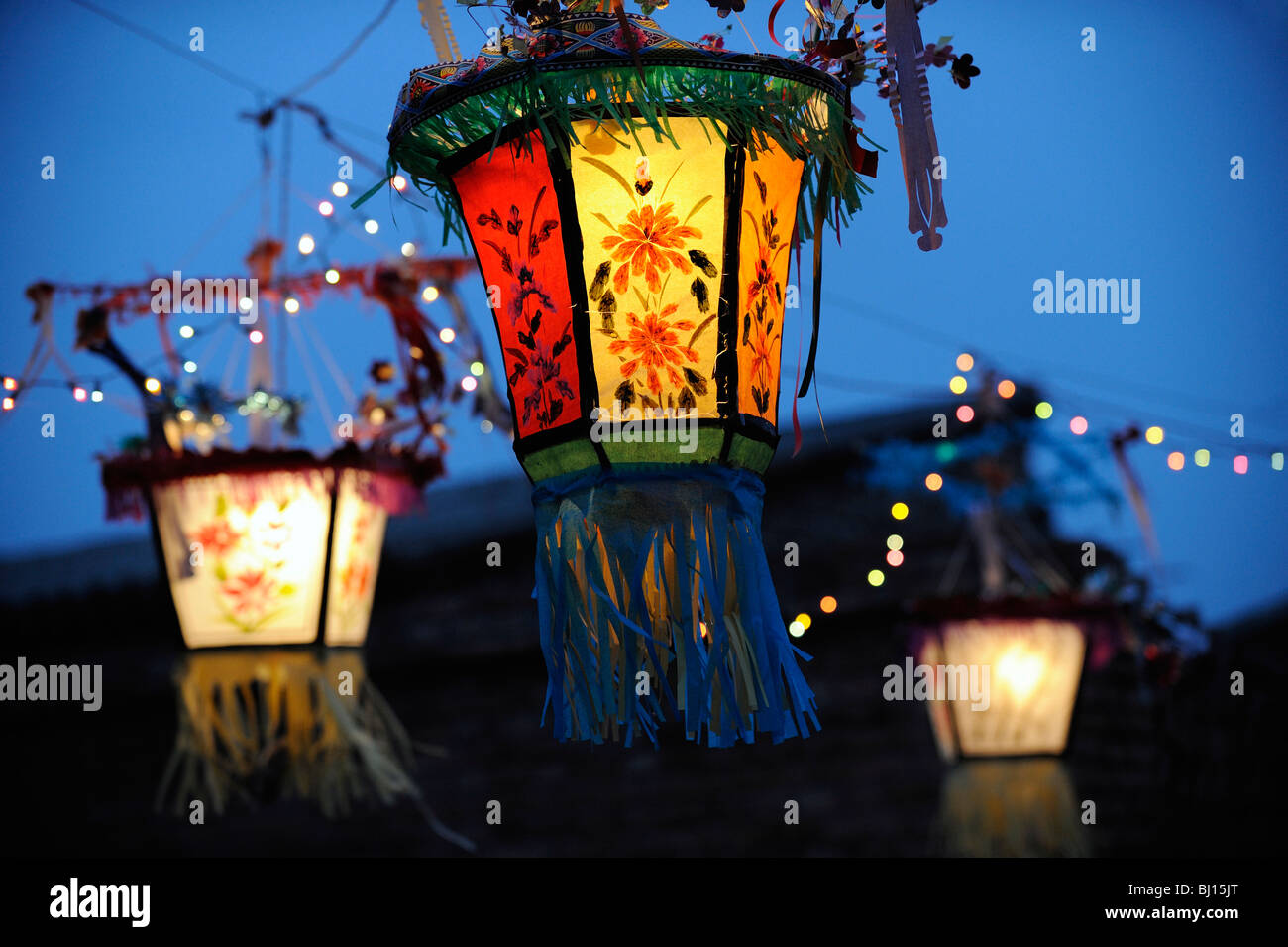 Chinese lanterns -Fotos und -Bildmaterial in hoher Auflösung – Alamy