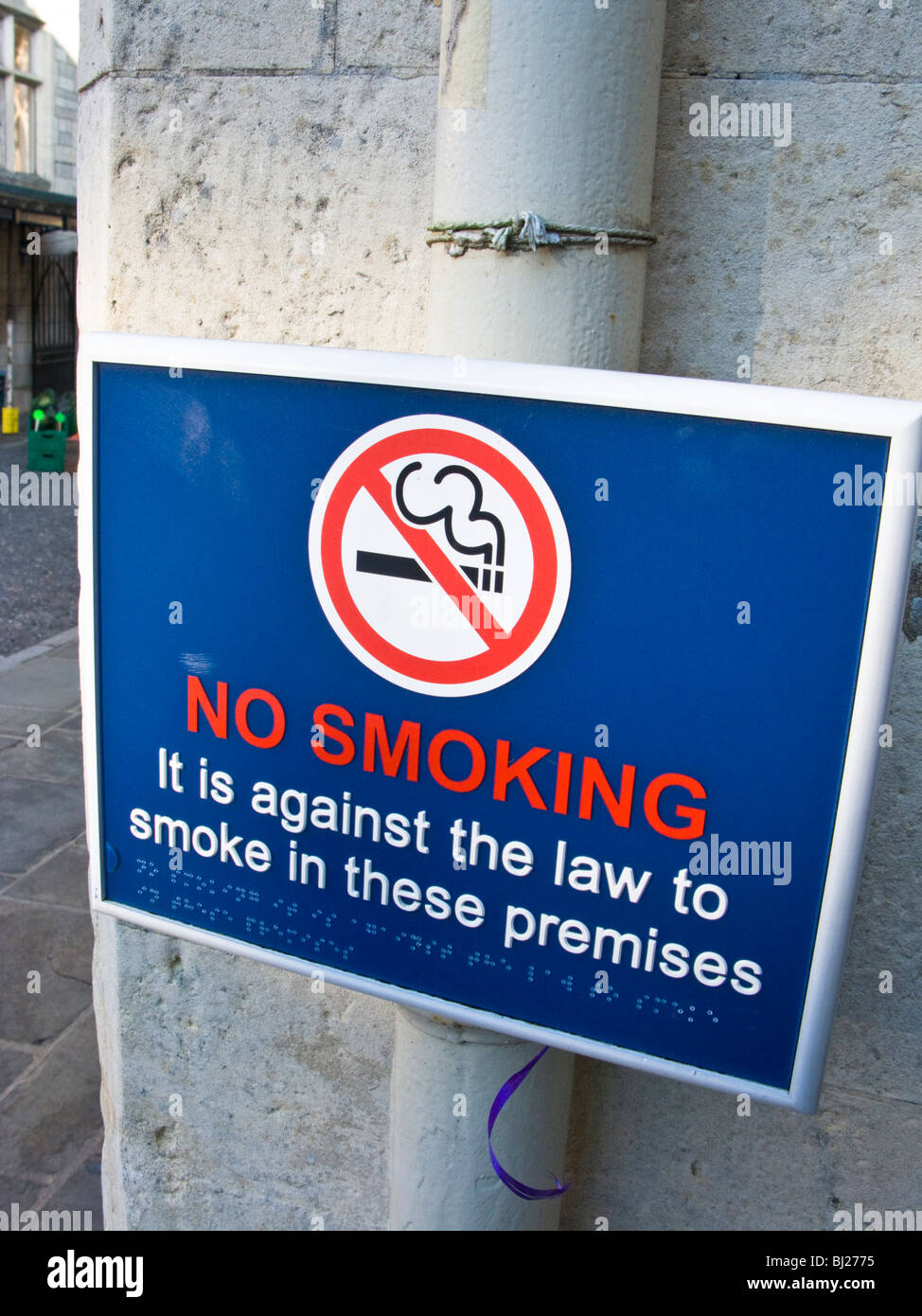 Rauchen erlaubt zeichen -Fotos und -Bildmaterial in hoher Auflösung – Alamy