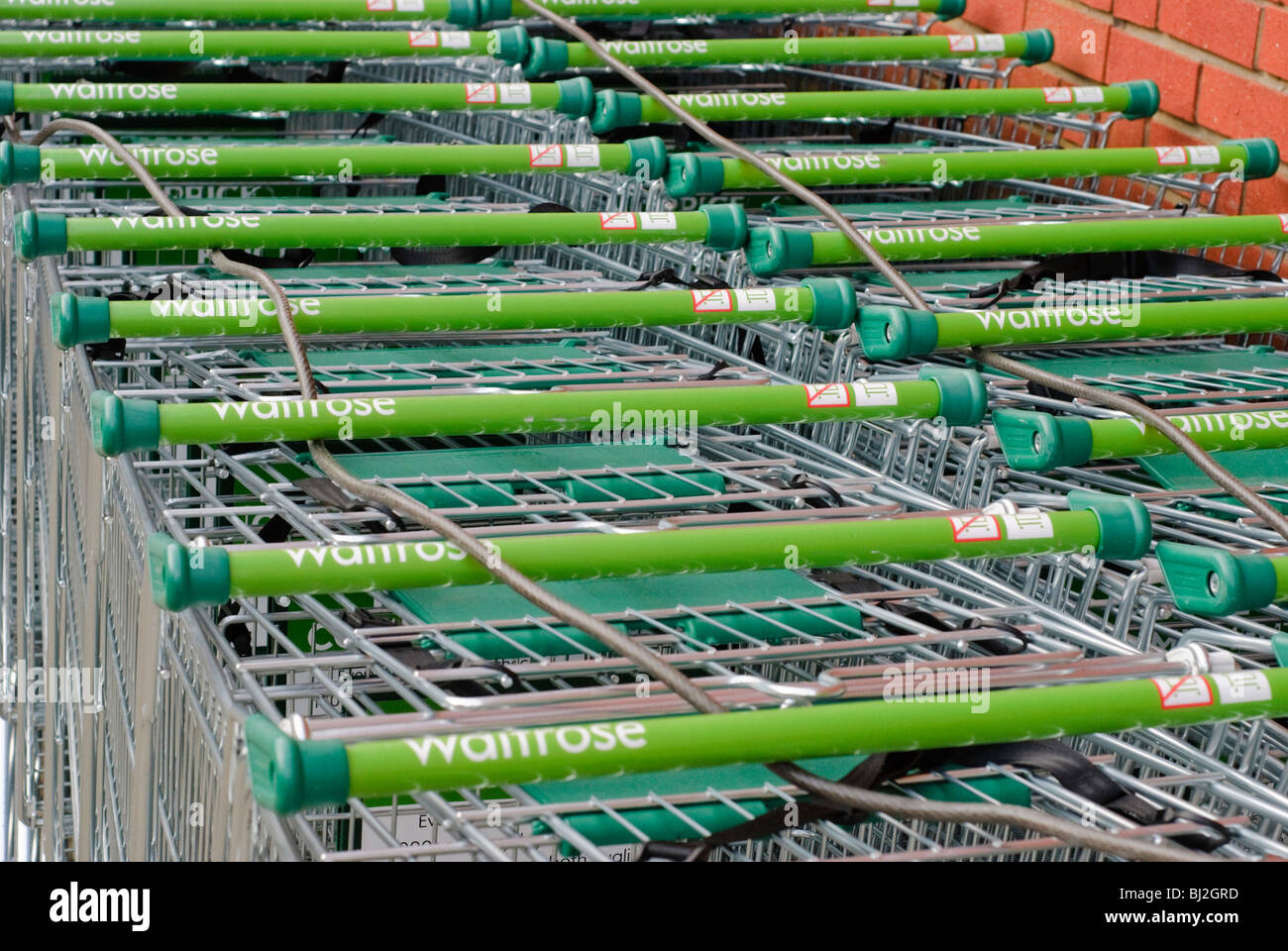 Wagonrose einkaufswagen -Fotos und -Bildmaterial in hoher Auflösung – Alamy