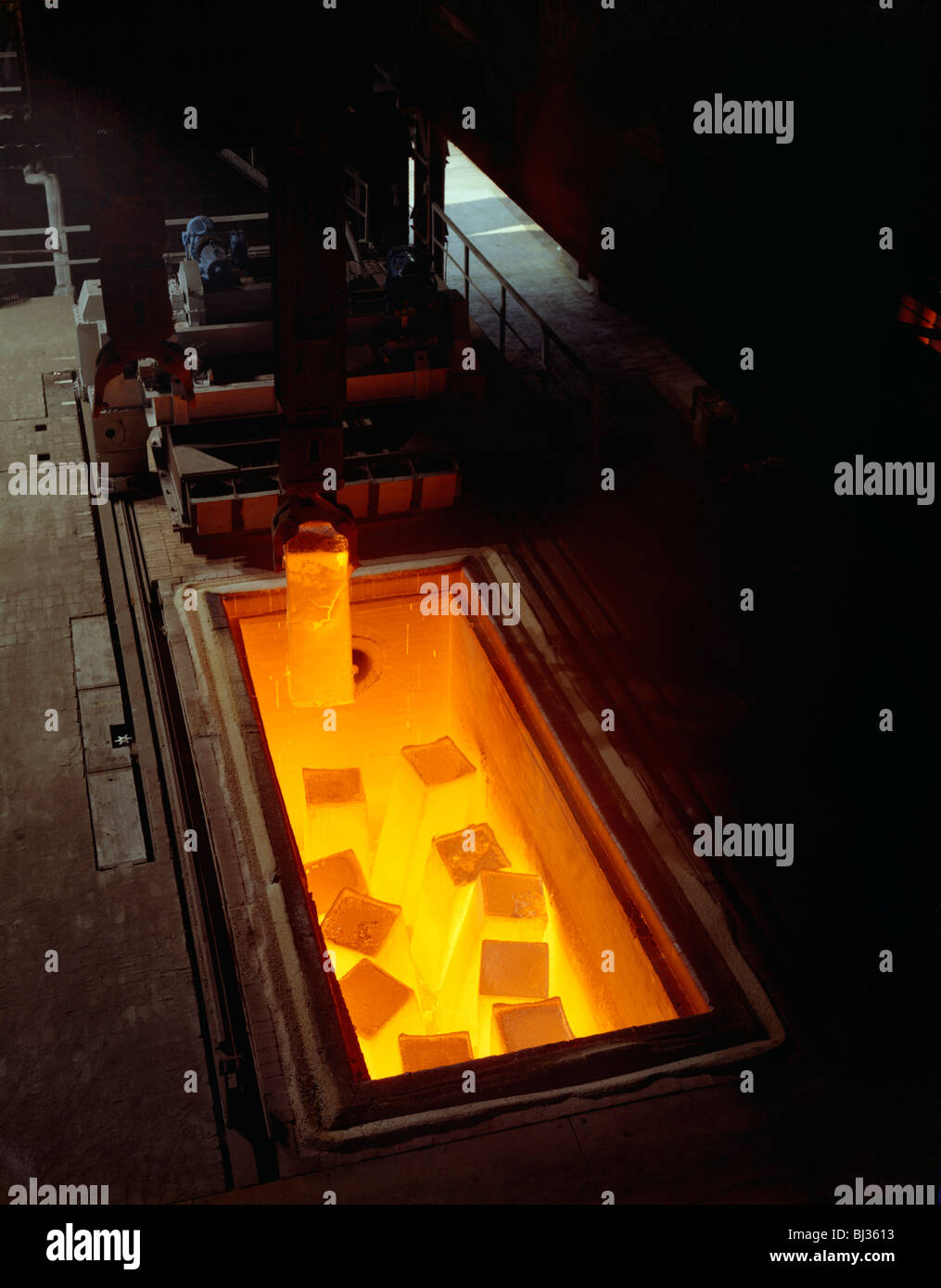 Tiefe grube -Fotos und -Bildmaterial in hoher Auflösung – Alamy