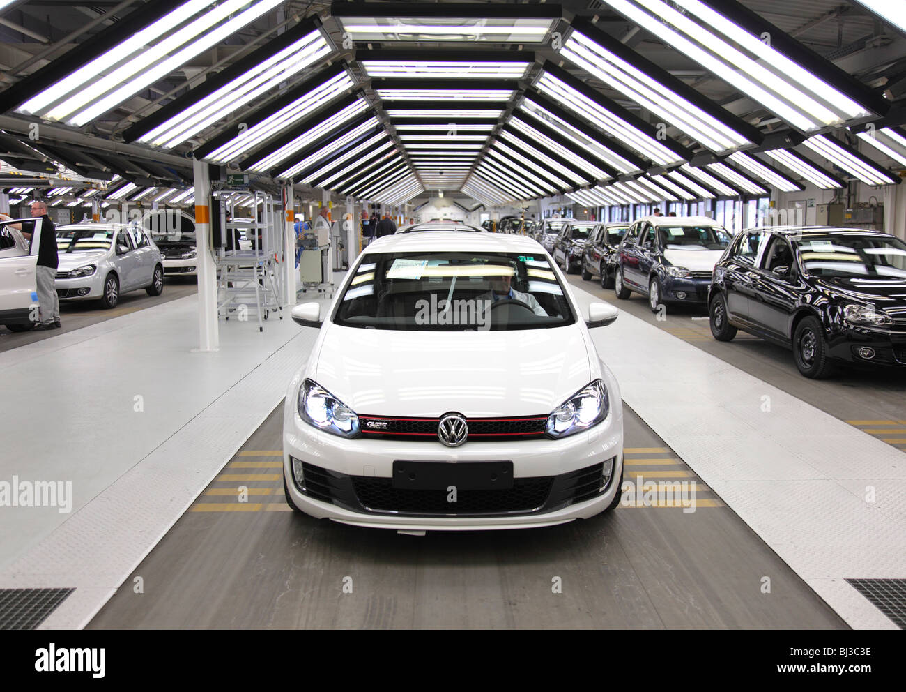 Volkswagen AG, Produktion von Pkw im Werk in Wolfsburg. Endkontrolle ...