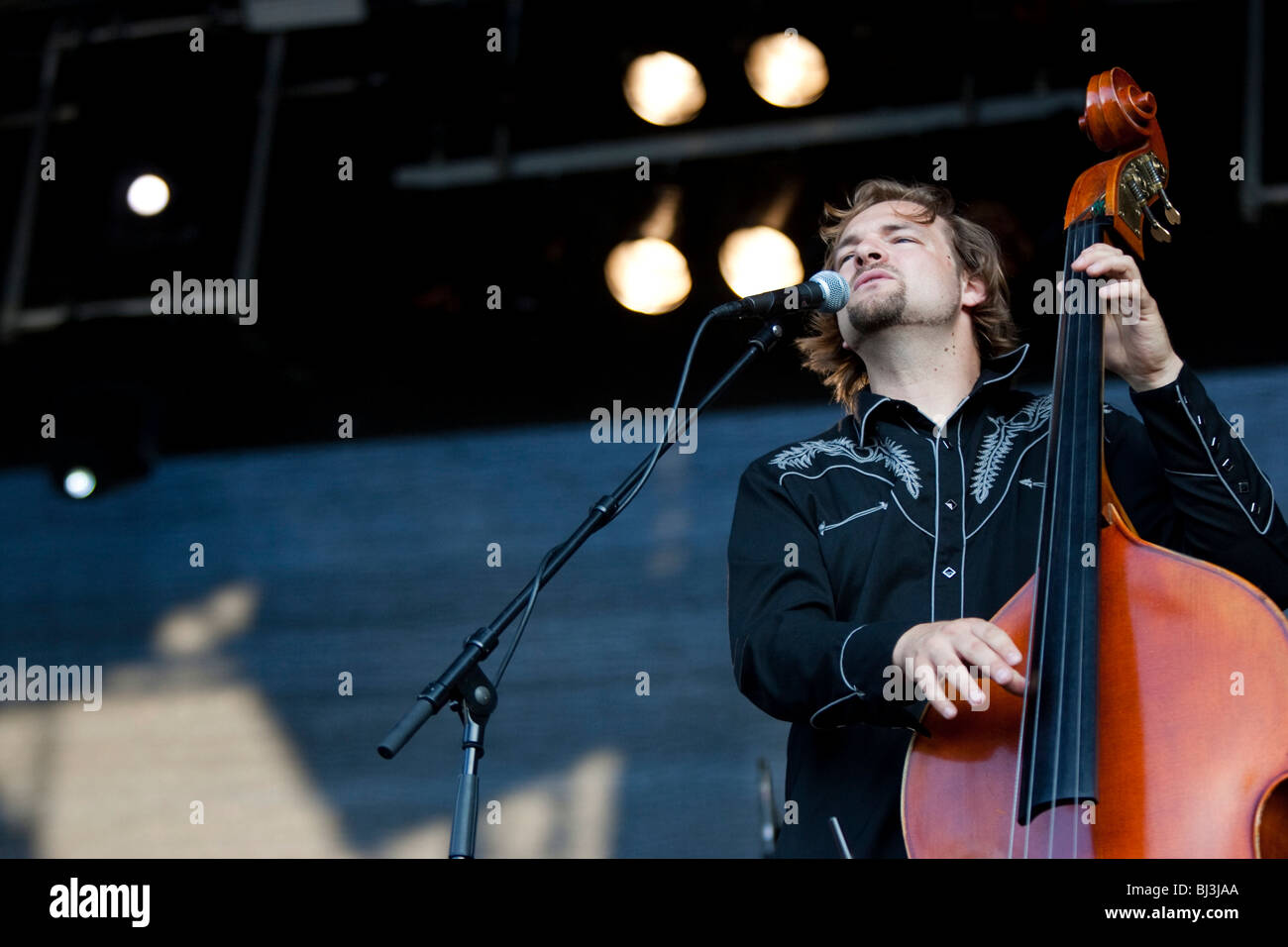 Claudio Strebel, Bassist der Songwriter Rene Burrell aka Kohle Leben in ...