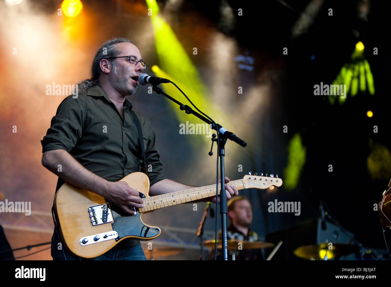 Charlie Zimmerman, Gitarrist der Schweizer Sänger und Songwriter Rene ...