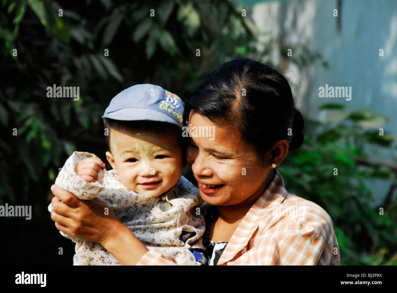 Sohn und mutter tak -Fotos und -Bildmaterial in hoher Auflösung – Alamy