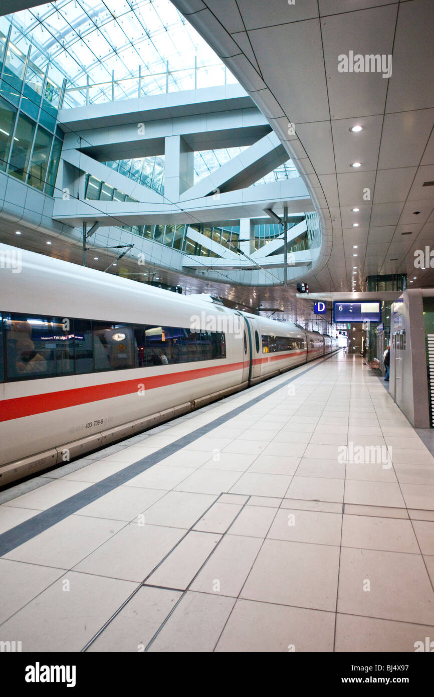 AIRail Terminal am Flughafen Frankfurt, Frankfurt, Hessen Deutschland ...