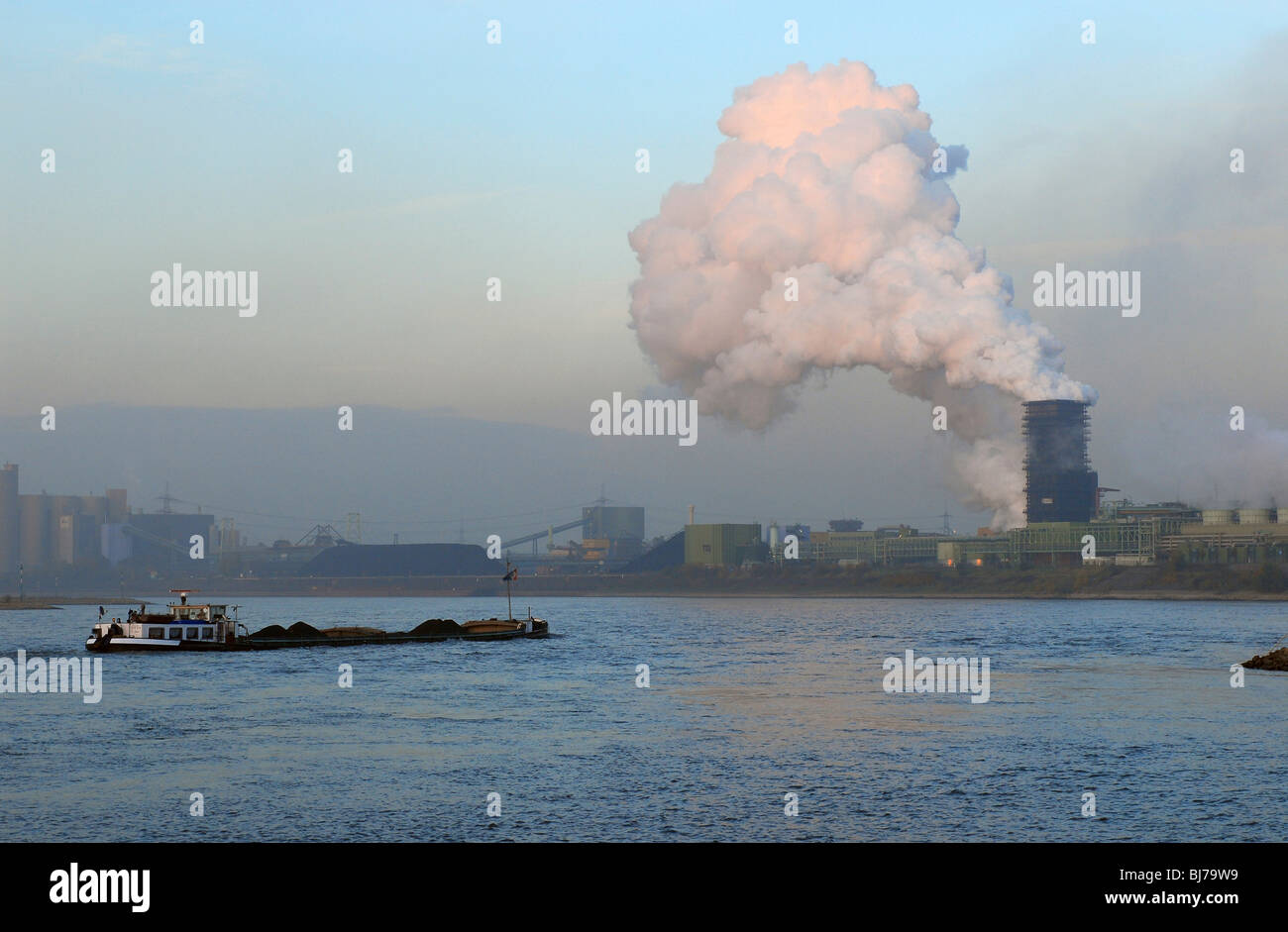 Smog germany thyssen -Fotos und -Bildmaterial in hoher Auflösung – Alamy