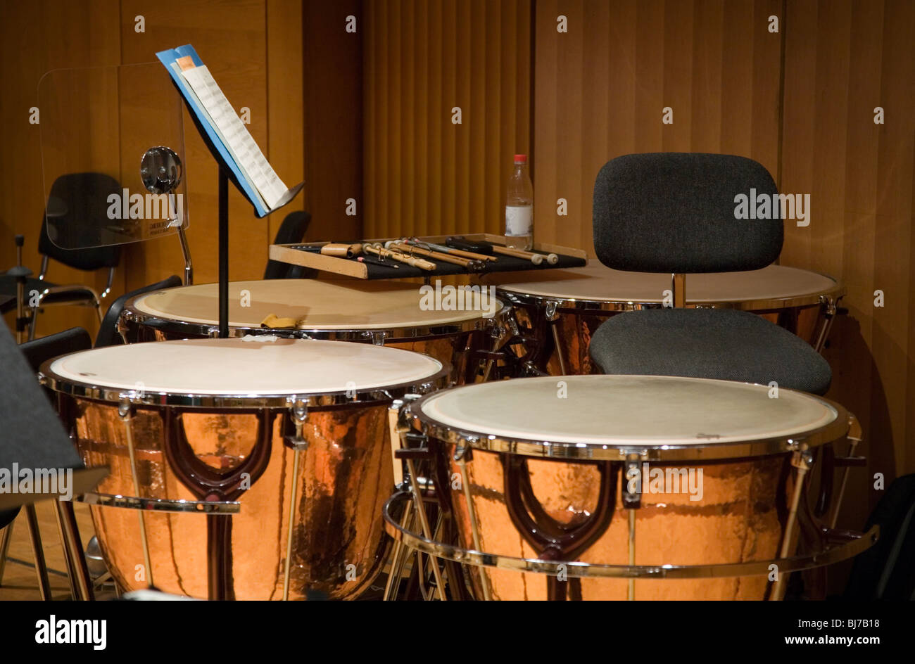 Pauke orchester -Fotos und -Bildmaterial in hoher Auflösung – Alamy