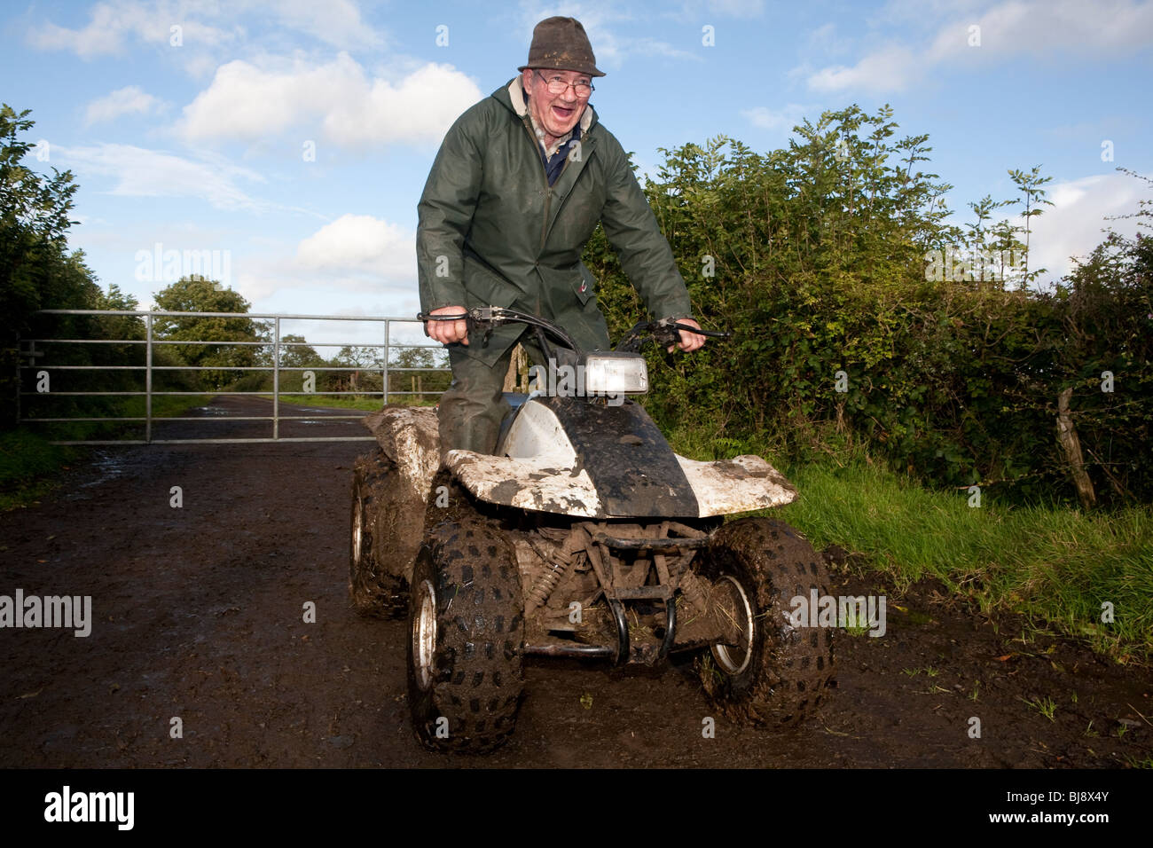 Der lustige bauer -Fotos und -Bildmaterial in hoher Auflösung – Alamy