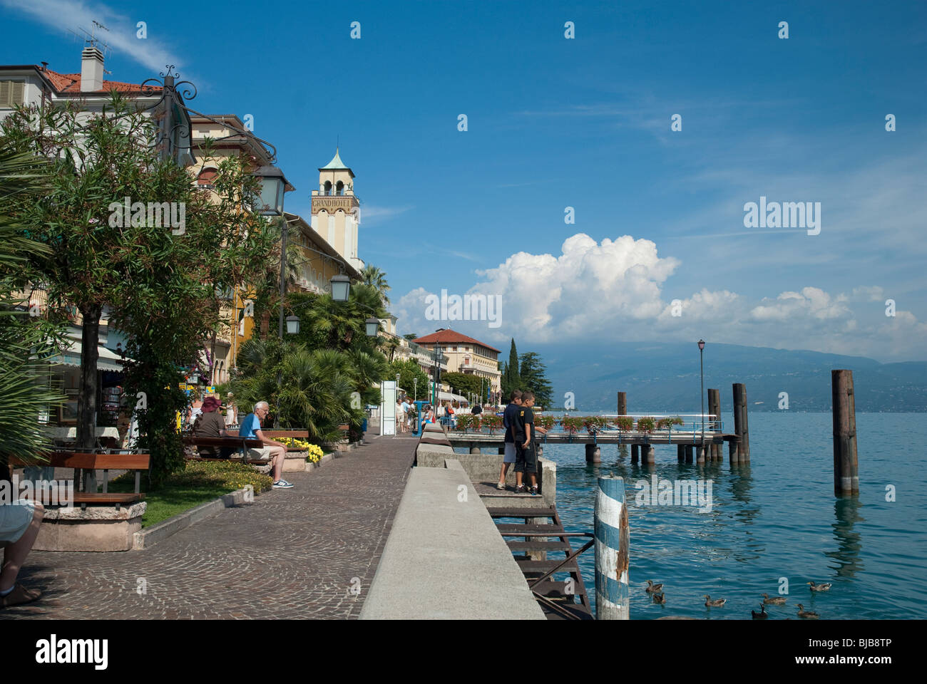 Gardone Riviera am Gardasee, Lombardei, Italien Stockfotografie - Alamy