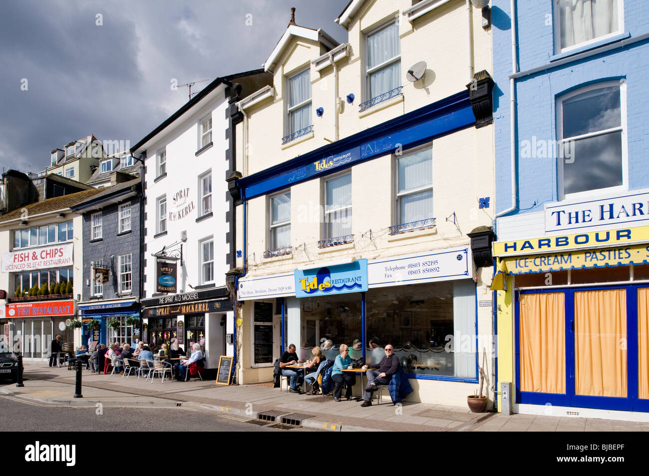 Brixham shops -Fotos und -Bildmaterial in hoher Auflösung – Alamy