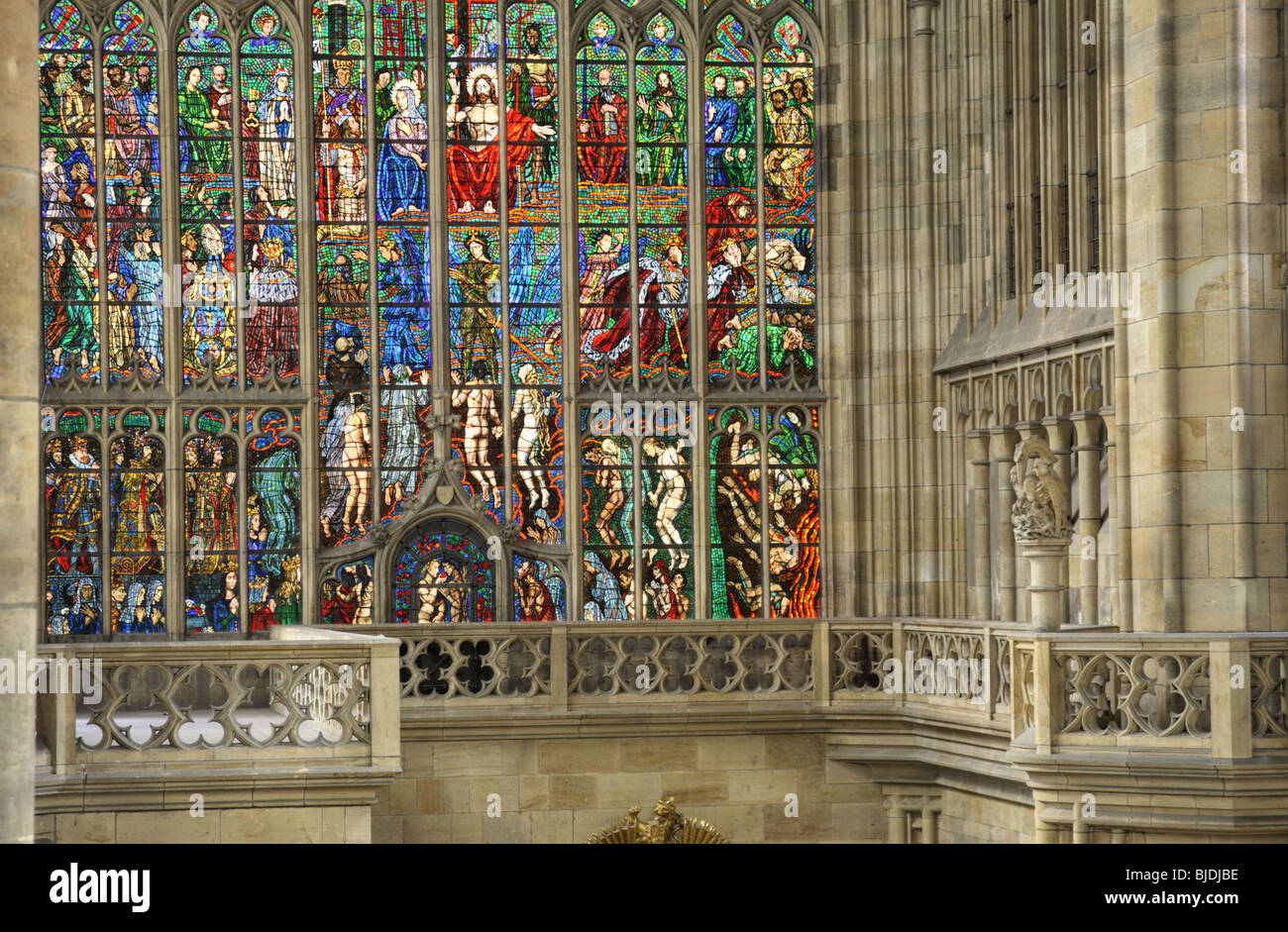 Mittelalterliches triforium -Fotos und -Bildmaterial in hoher Auflösung ...