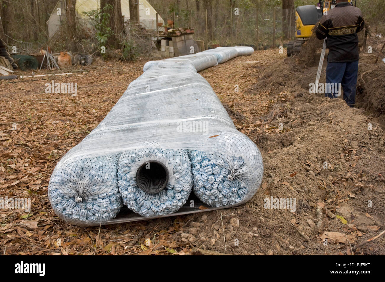 Installation neuer septischen System Drainfield mit EZ Flow Recycling ...