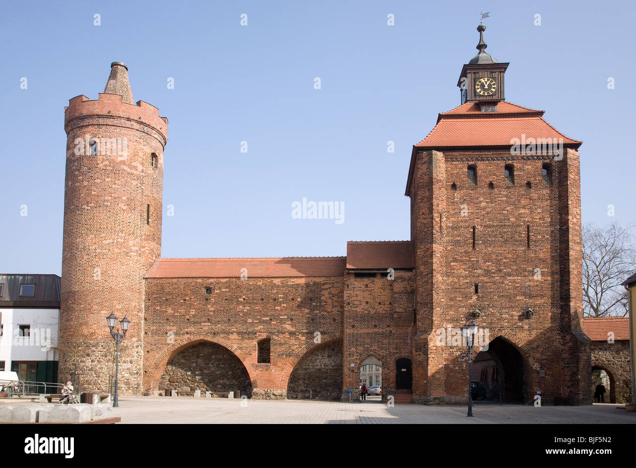 Stadttor steintor -Fotos und -Bildmaterial in hoher Auflösung – Alamy