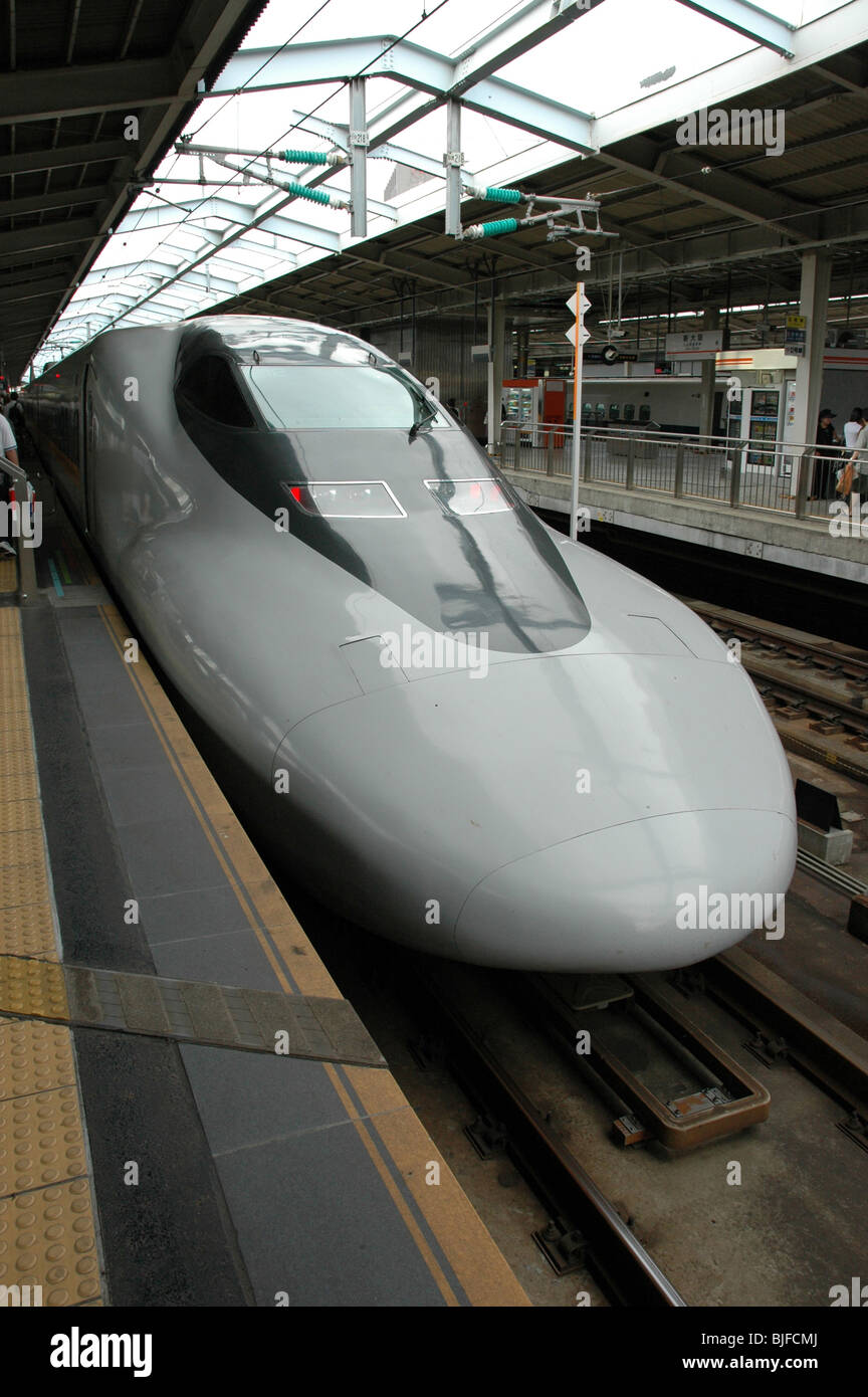 Shinkansen serie 700 -Fotos und -Bildmaterial in hoher Auflösung – Alamy