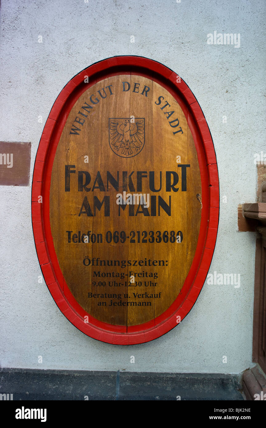 Weingut der Stadt Frankfurt, signieren, Frankfurt am Main, Hessen ...