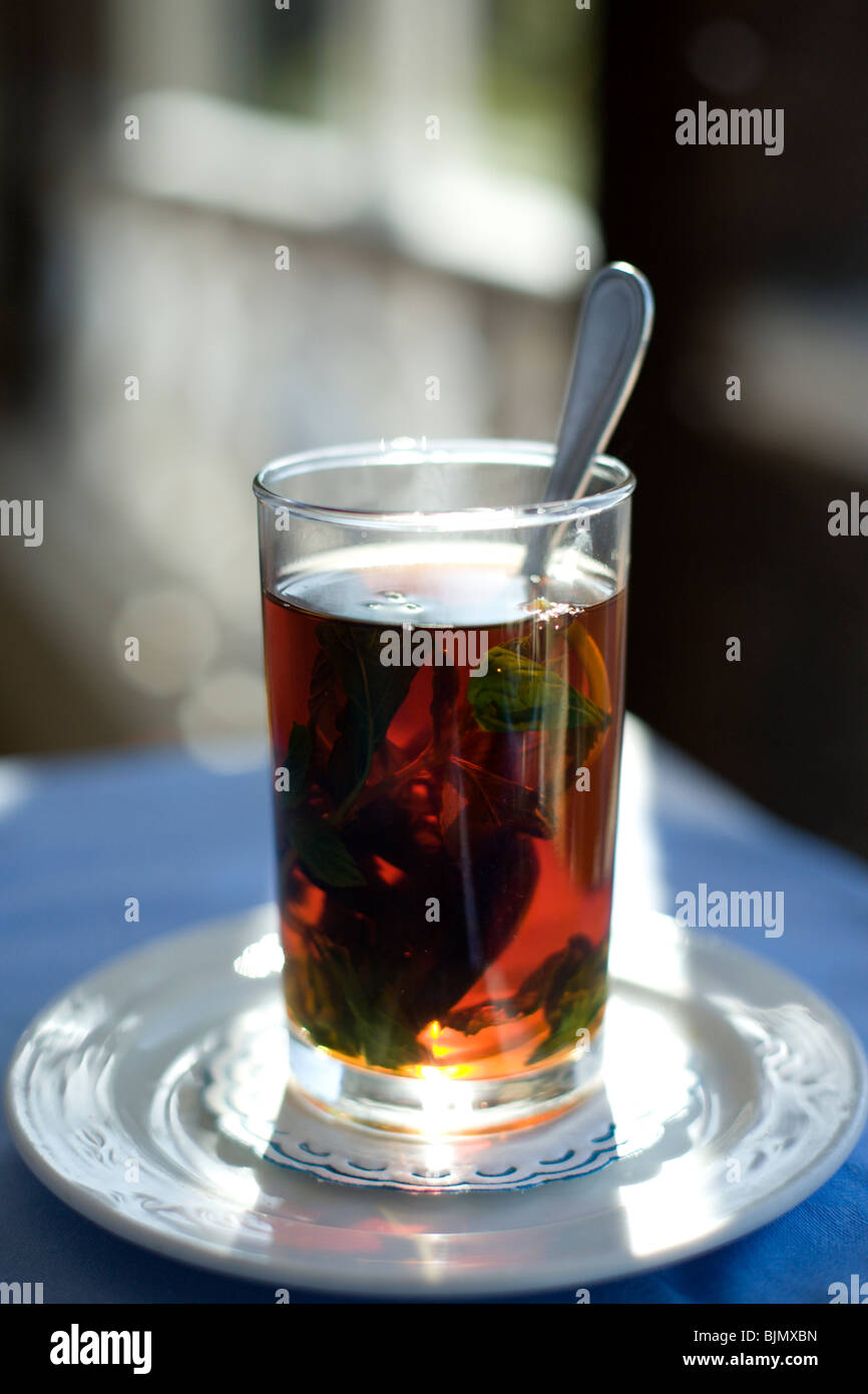Mint tea egypt -Fotos und -Bildmaterial in hoher Auflösung – Alamy