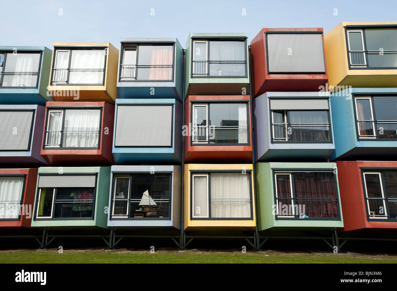 Modulare Spacebox studentisches Wohnen an der Universität Utrecht in ...