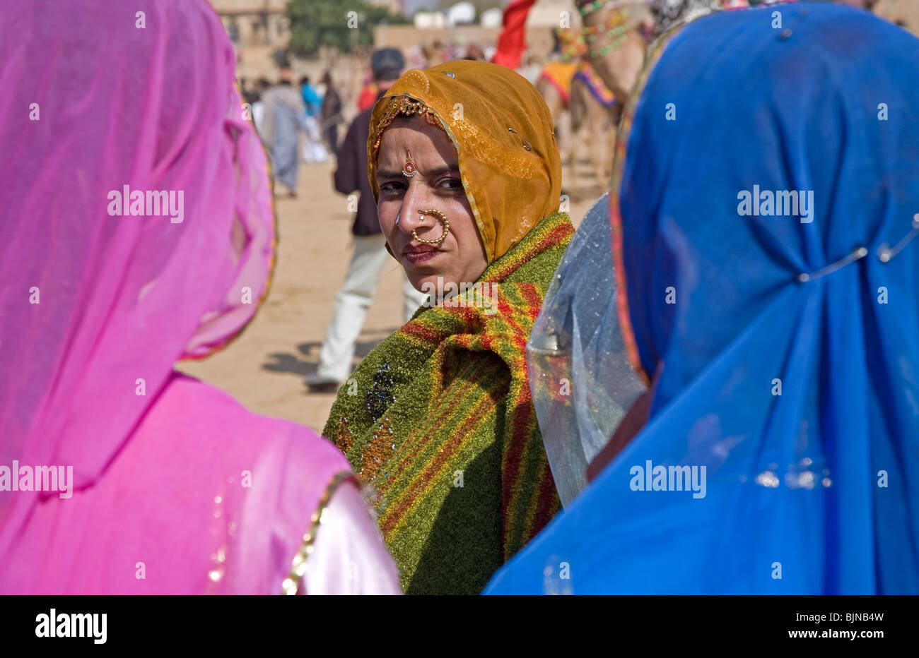 Nasenring frau -Fotos und -Bildmaterial in hoher Auflösung – Alamy