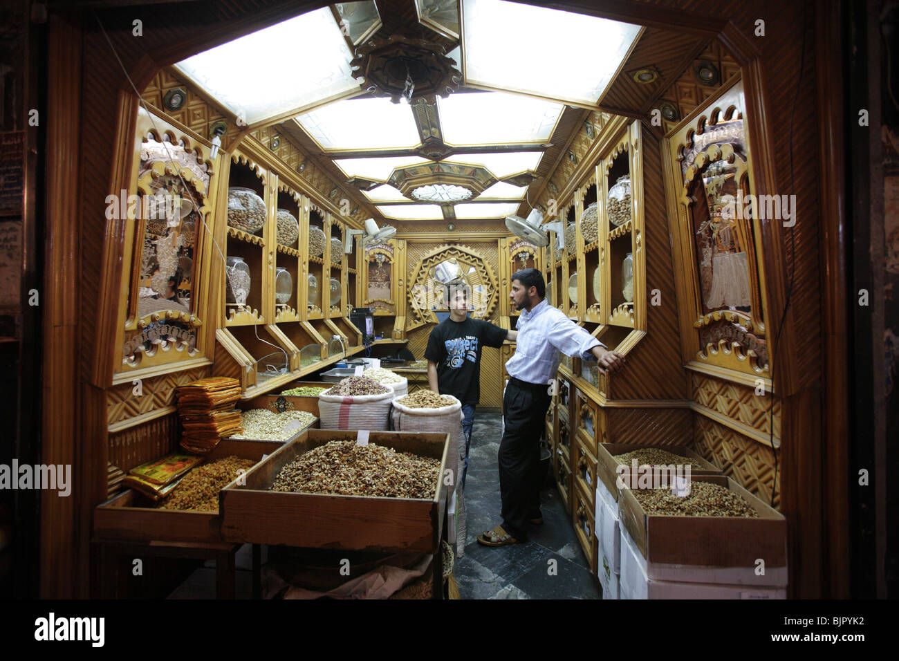 Aleppo Bazaar Souk Souq Old Stockfotos und -bilder Kaufen - Alamy