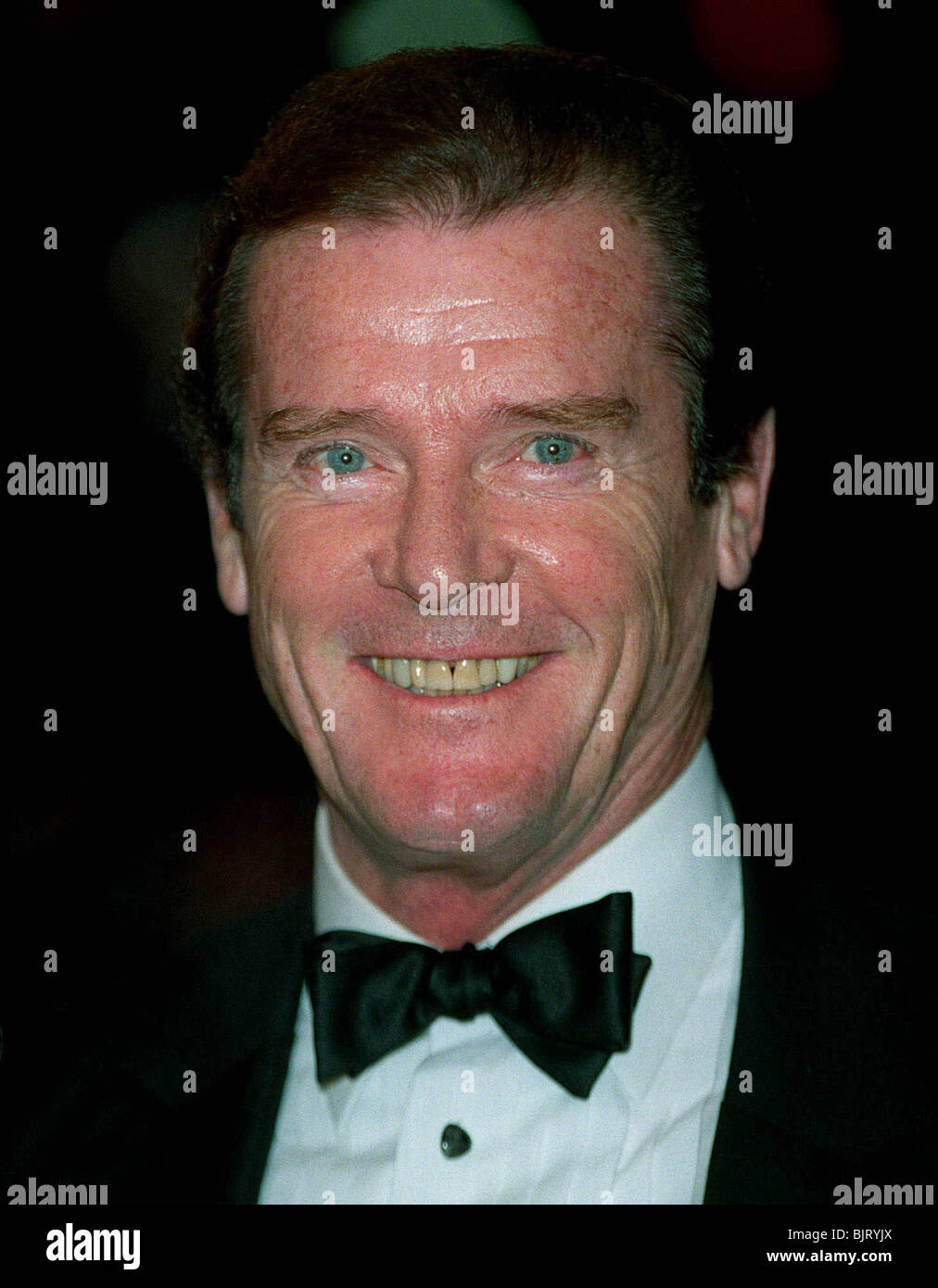Roger moore actor -Fotos und -Bildmaterial in hoher Auflösung – Alamy