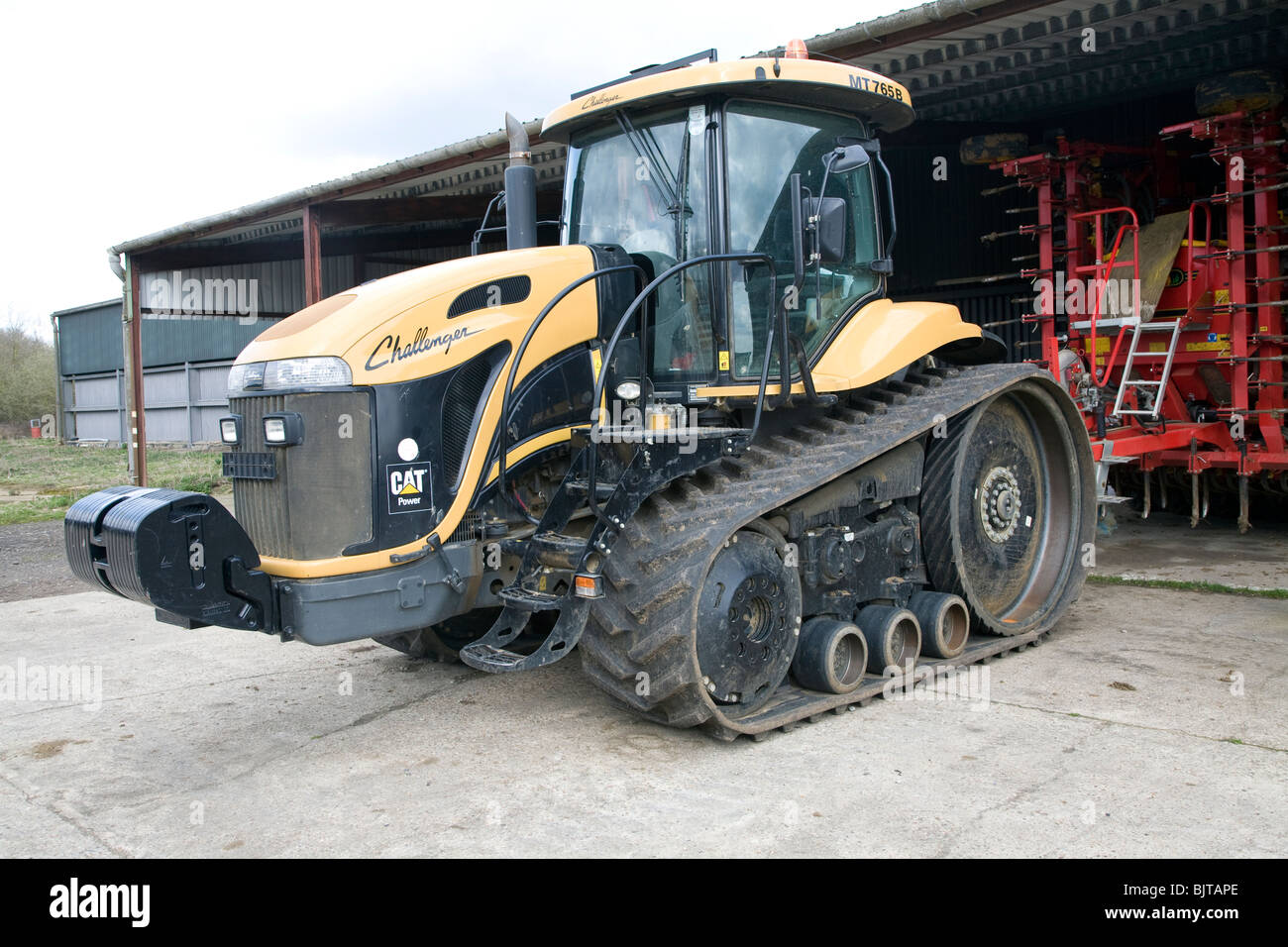 Katze traktor -Fotos und -Bildmaterial in hoher Auflösung – Alamy