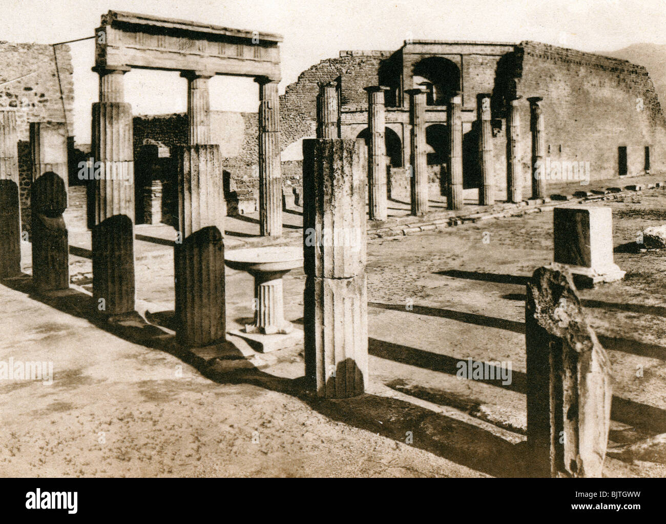 Foro triangolare -Fotos und -Bildmaterial in hoher Auflösung – Alamy