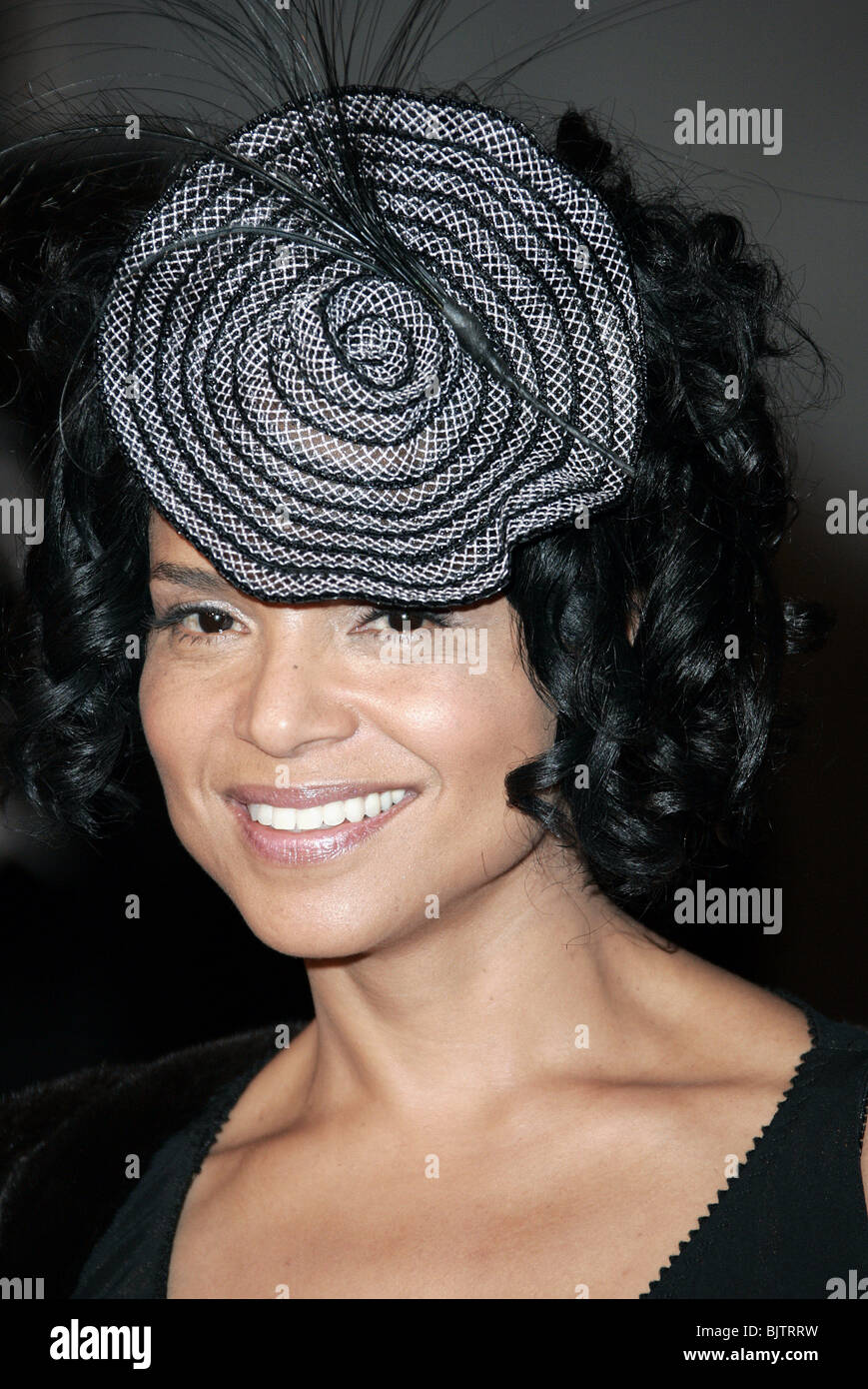 VICTORIA ROWELL RAY WORLD PREMIERE CINERAMA DOME HOLLYWOOD LOS ANGELES ...