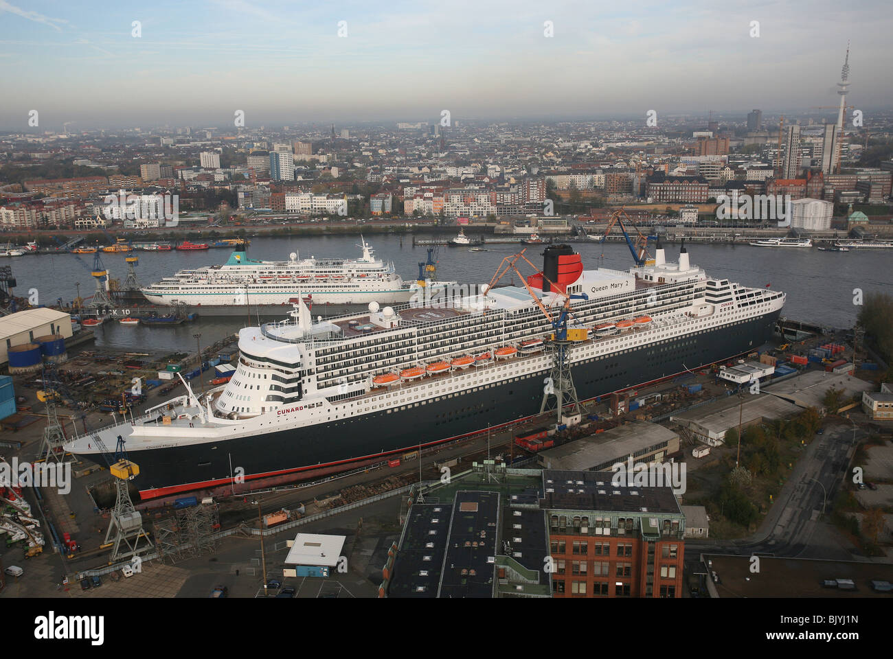 Queen mary ii cruiser -Fotos und -Bildmaterial in hoher Auflösung – Alamy