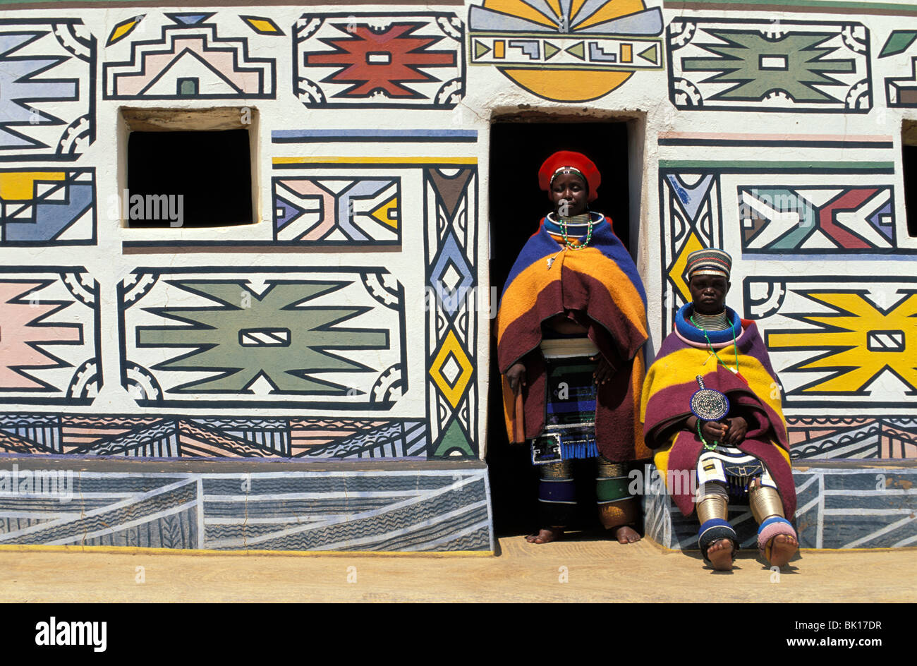 Ndebele house -Fotos und -Bildmaterial in hoher Auflösung – Alamy