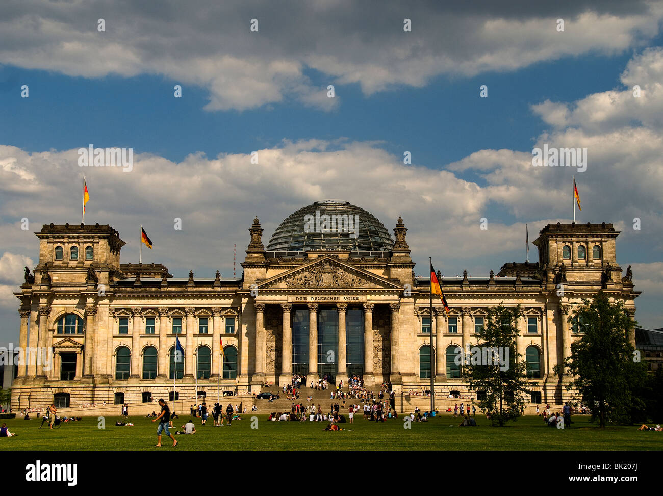 Assembly of the reichstag -Fotos und -Bildmaterial in hoher Auflösung – Alamy