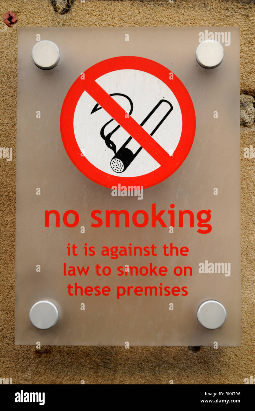 Raucher schild -Fotos und -Bildmaterial in hoher Auflösung – Alamy